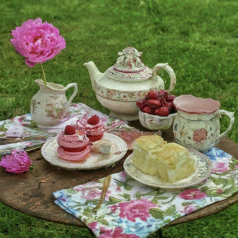 25 Afternoon Tea Picnic Ideas: For A Delightful Experience ...